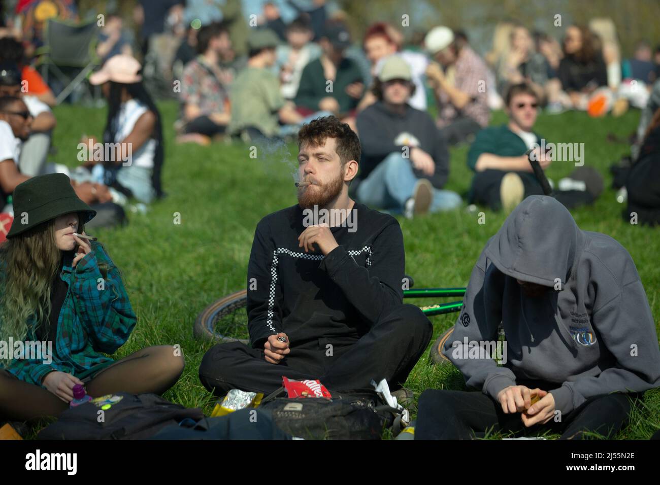 420 smokers hi-res stock photography and images - Alamy