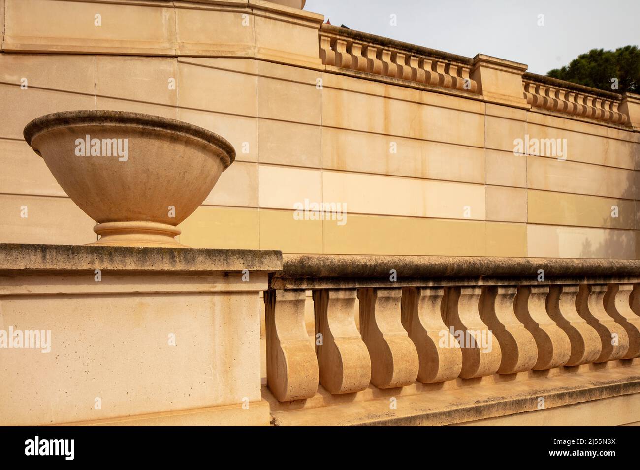 Semi-abstract views of the new-classical style architecture in the L ...