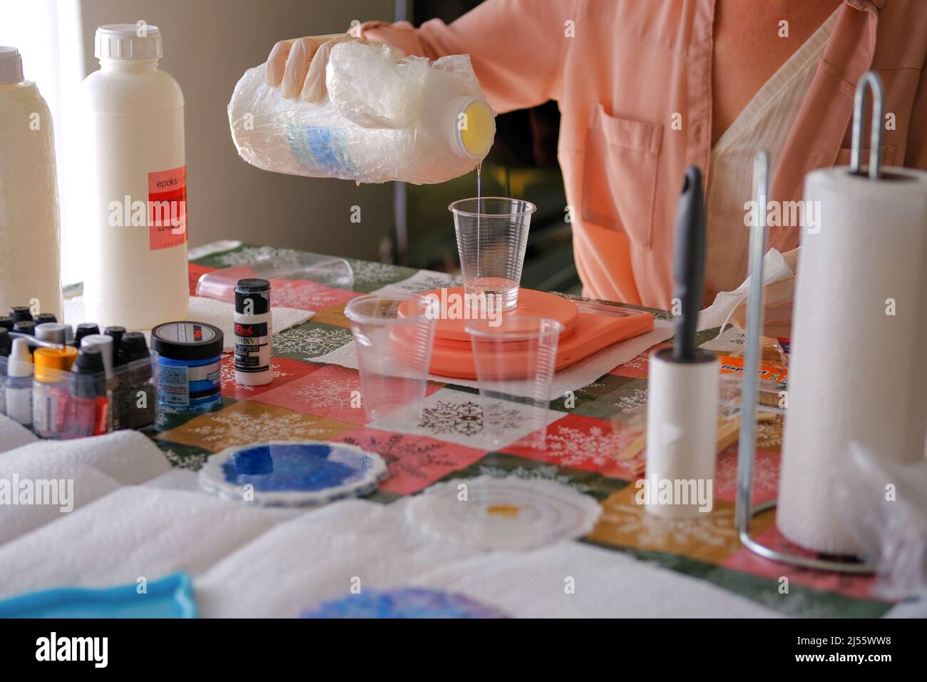 Epoxy resin craft hi-res stock photography and images - Alamy