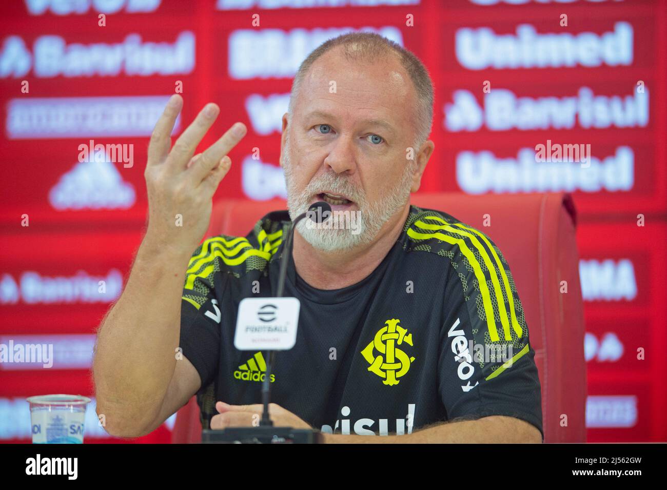 Mano alegre hi-res stock photography and images - Alamy