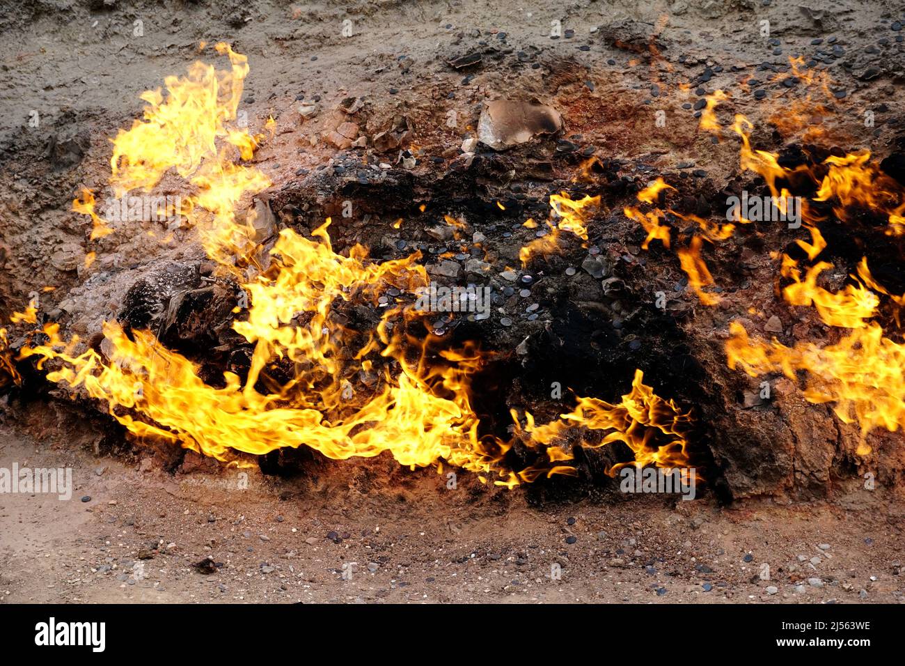 Yanar Dag (burning mountain, brennender Berg, égő hegy), Absheron ...