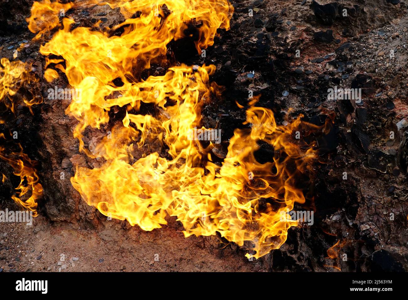 Yanar Dag (burning mountain, brennender Berg, égő hegy), Absheron ...