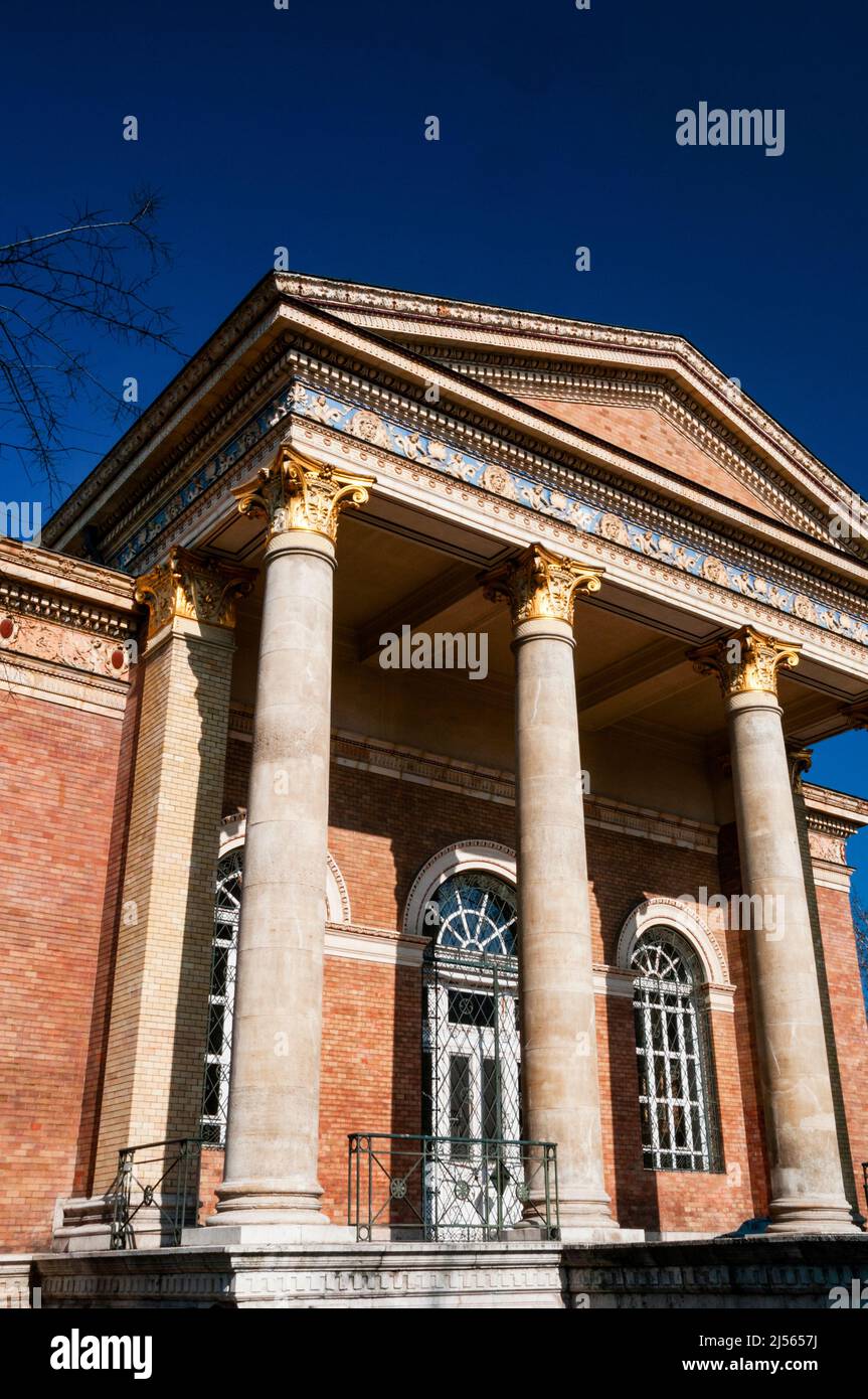 Hungarian greek revival architecture hi-res stock photography and ...
