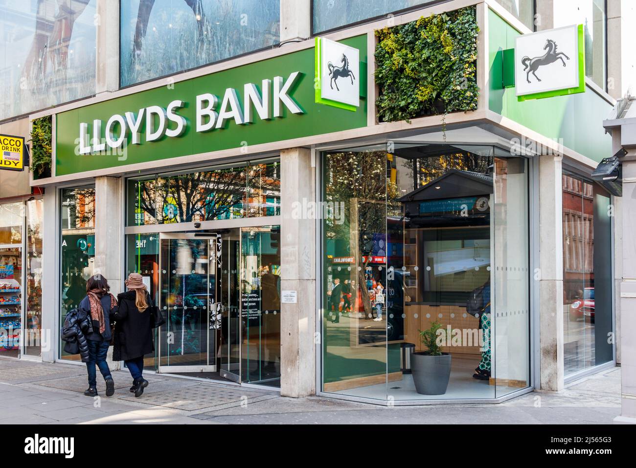 A branch of Lloyds Bank in Oxford Street, London, UK Stock Photo - Alamy