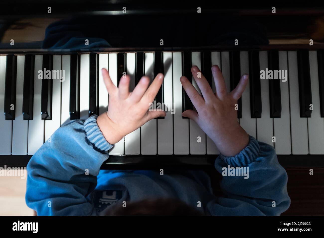 Kids keyboard hi-res stock photography and images - Alamy