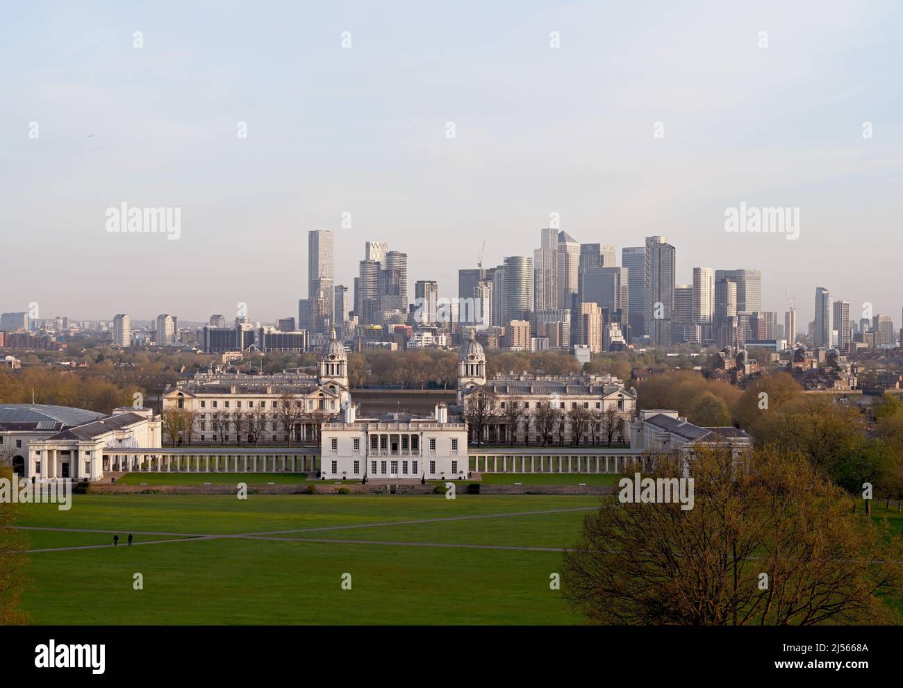 Canary wharf greenwich university hi-res stock photography and images ...