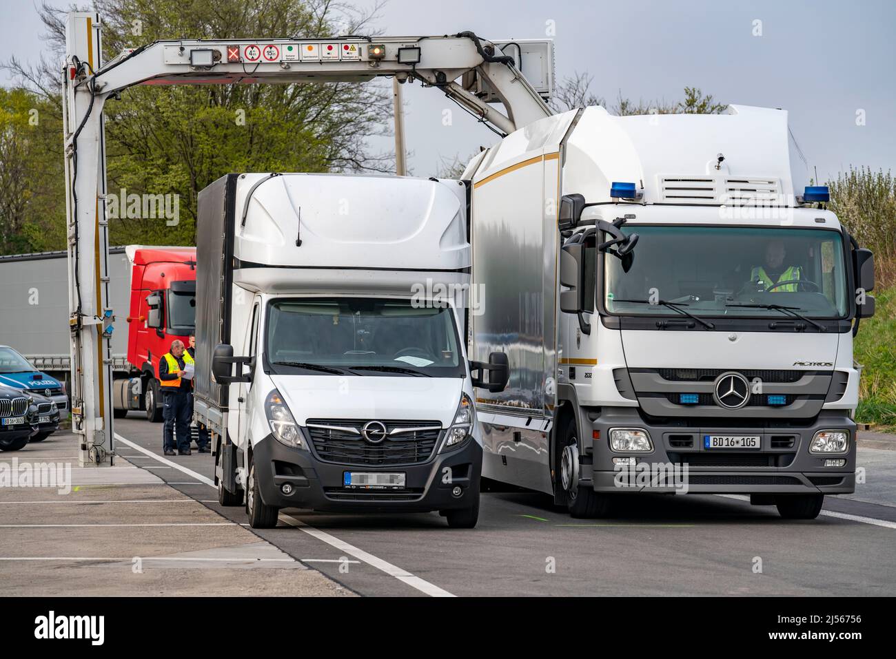 X-ray control system of the customs, can x-ray whole trucks and check ...
