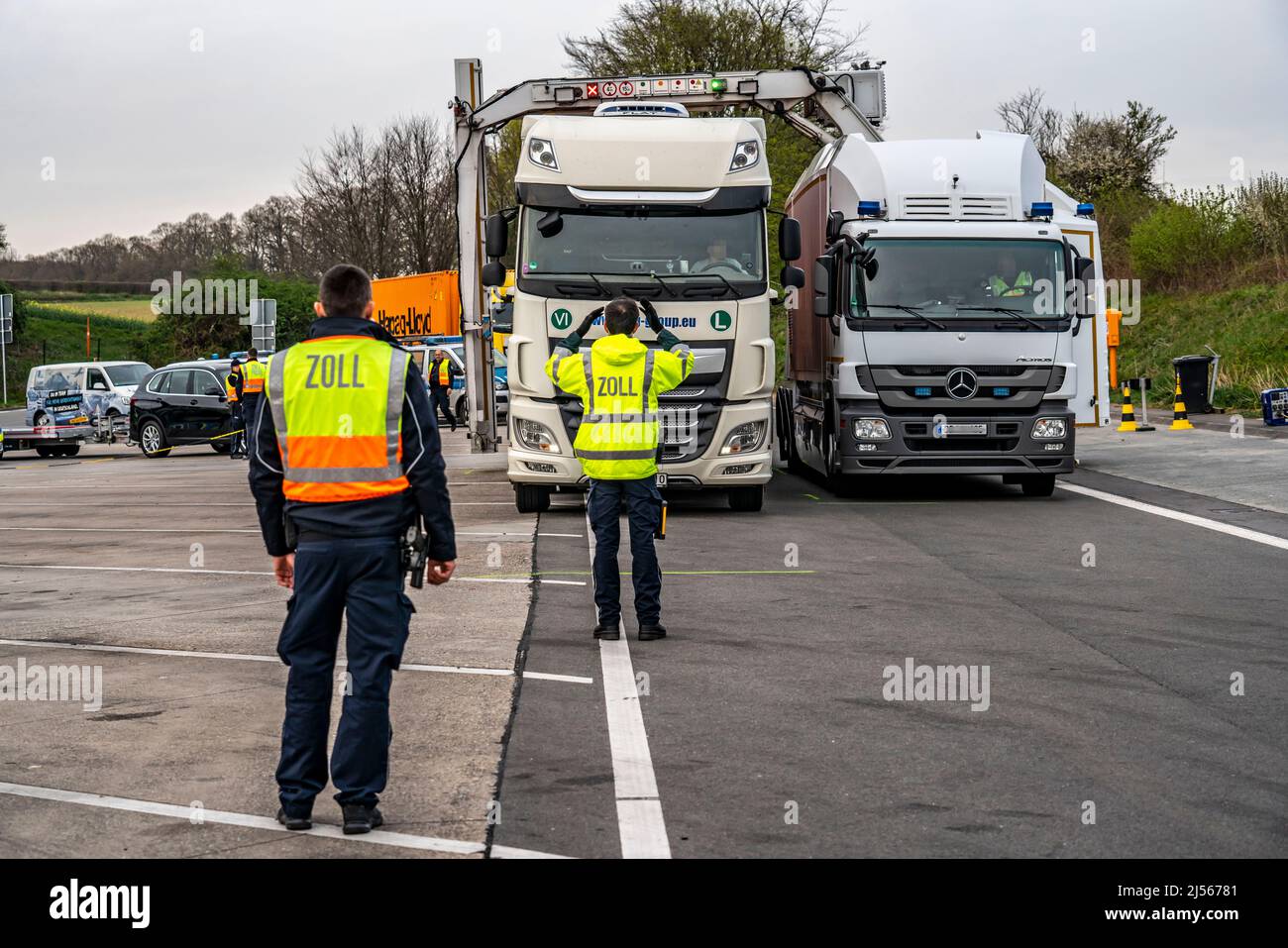 X-ray control system of the customs, can x-ray whole trucks and check ...