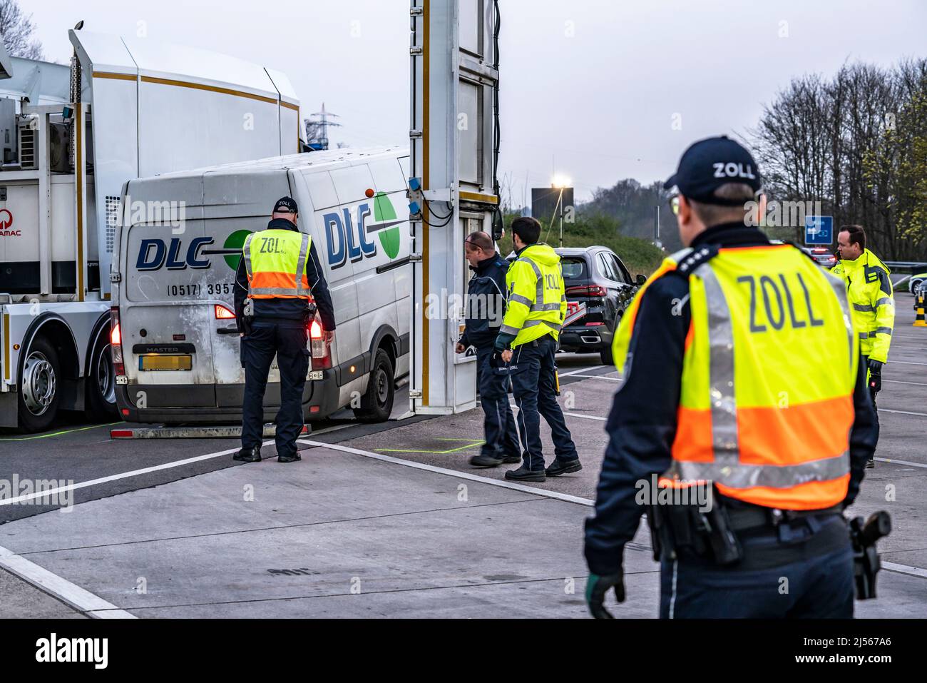 X-ray control system of the customs, can x-ray whole trucks and check ...