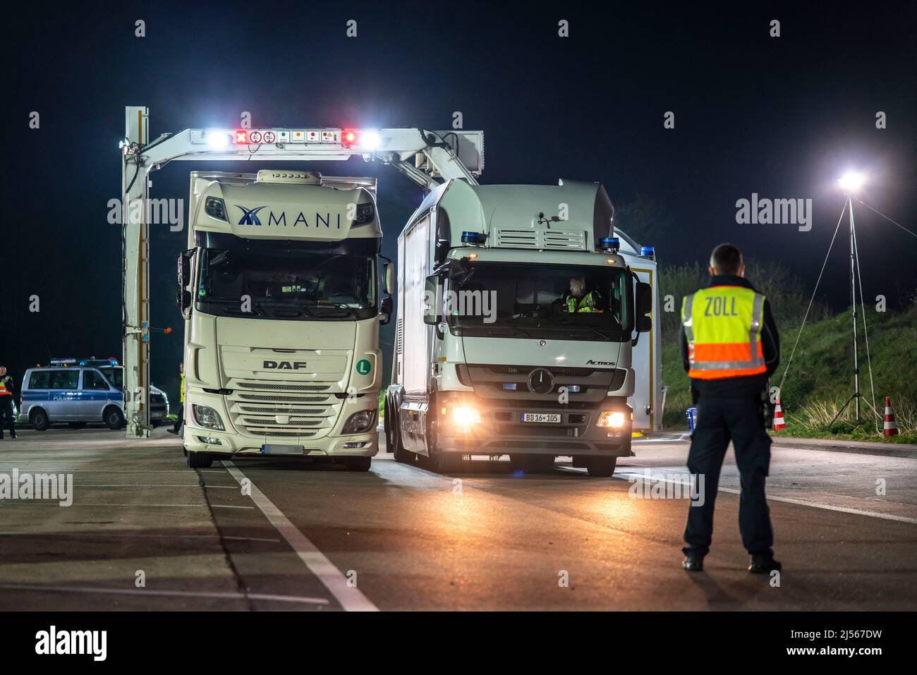 X-ray control system of the customs, can x-ray whole trucks and check ...