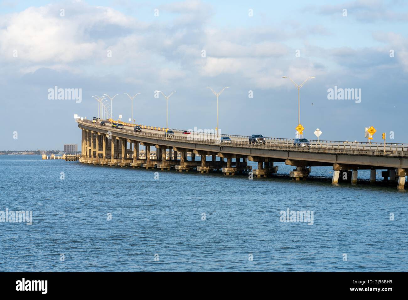 Traffic on the Queen Isabella Memorial Bridge over the Laguna Madre ...