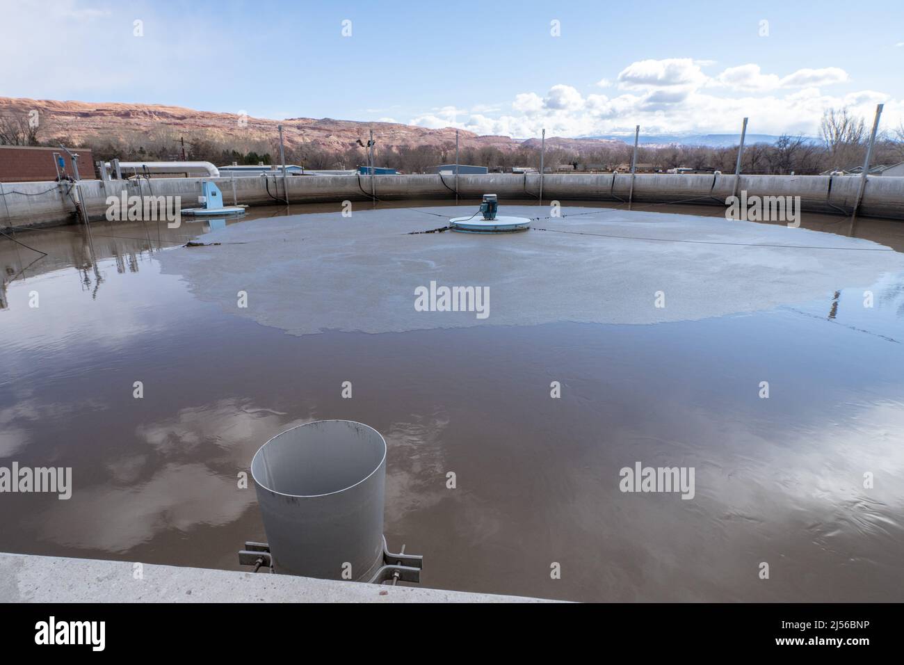 An SBR or sequential batch reactor in the settling phase in a ...