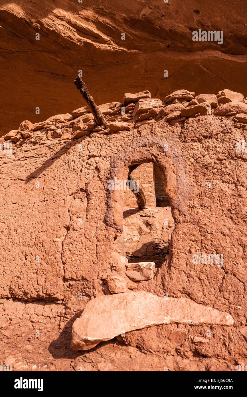A doorway in the Moon House Ruin complex on Cedar Mesa, Bears Ears ...