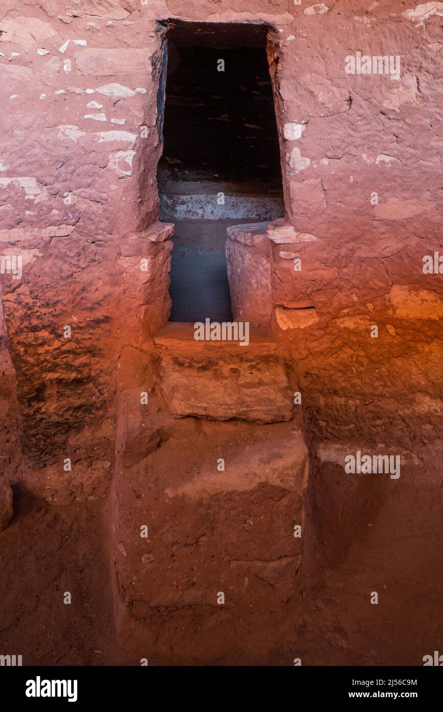 U shaped structure hi-res stock photography and images - Alamy