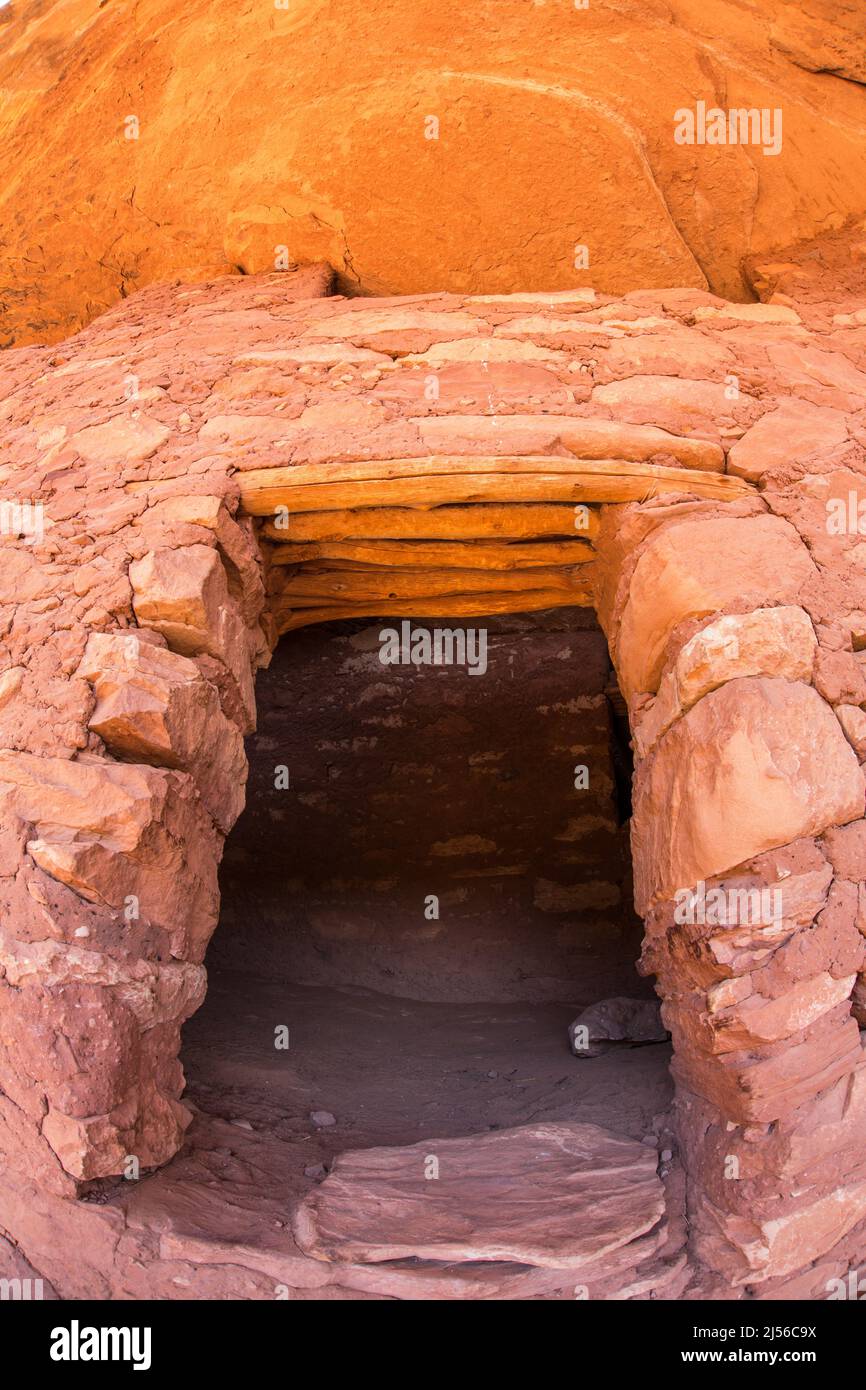 A doorway in the Moon House Ruin complex on Cedar Mesa, Bears Ears ...