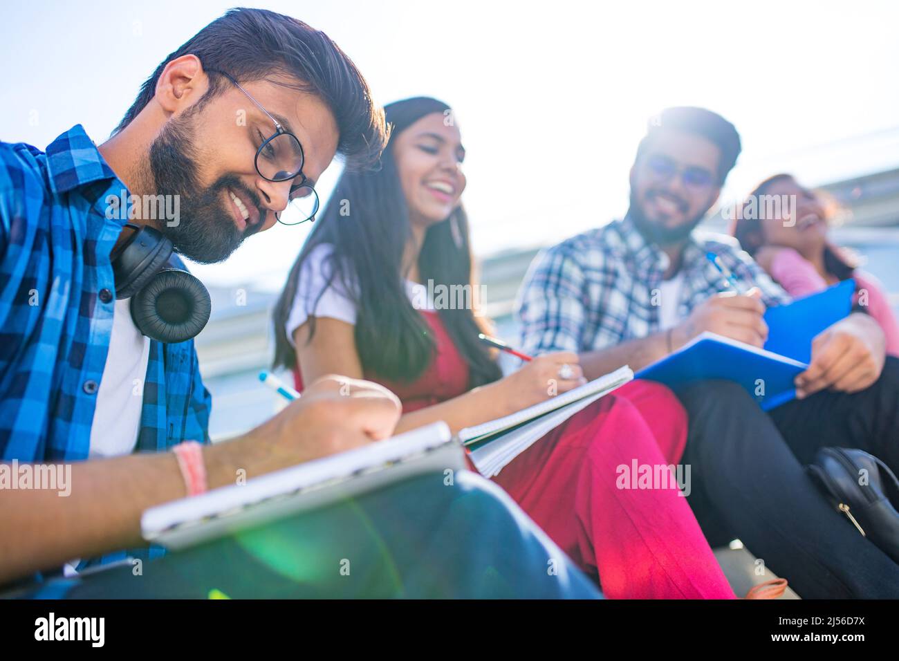 Indian school friends group hi-res stock photography and images - Alamy