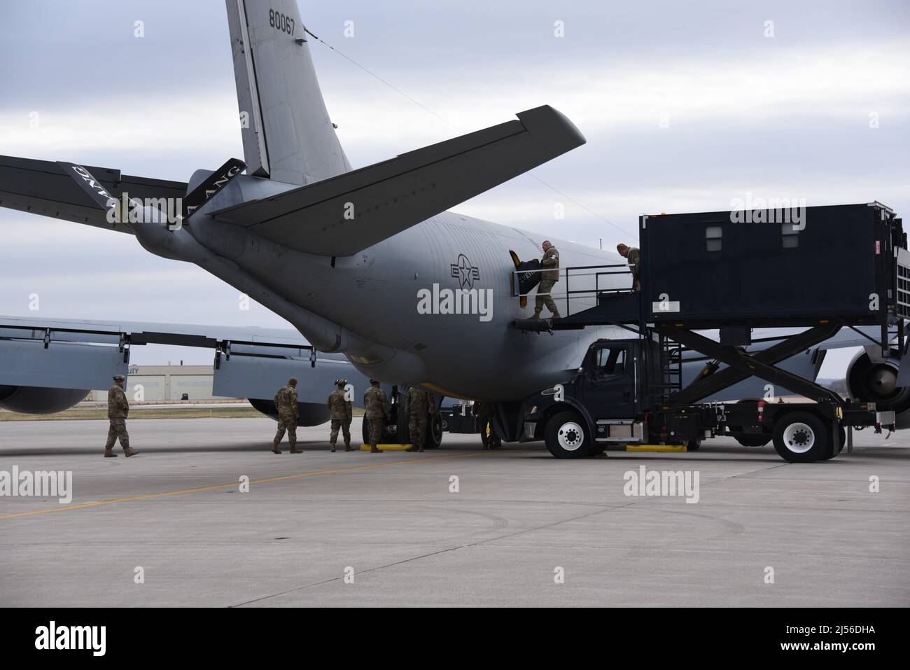Members Of The Iowa Air National Preparing A U S Air Force KC 135 For Members Of The Iowa Air National Preparing A U S Air Force KC 135 For