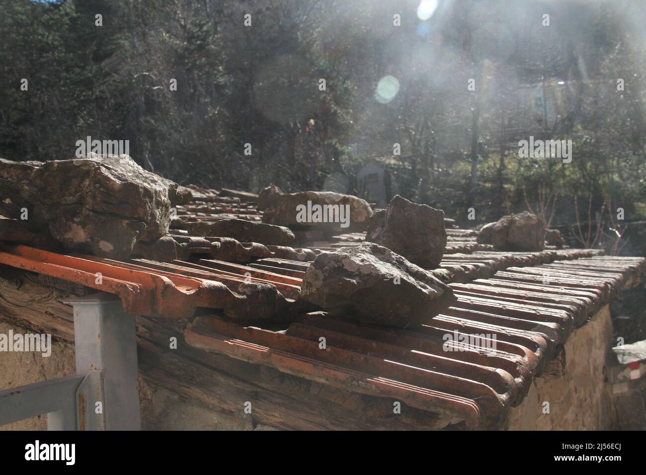 Italy roof tiles hi-res stock photography and images - Alamy