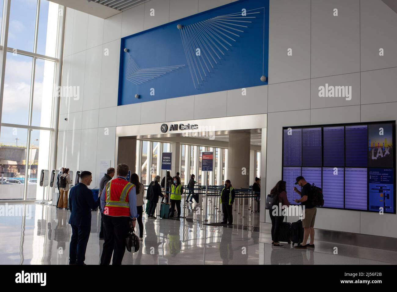 Los Angeles, CA April 20th: Upper level pre-security at Delta Terminal ...