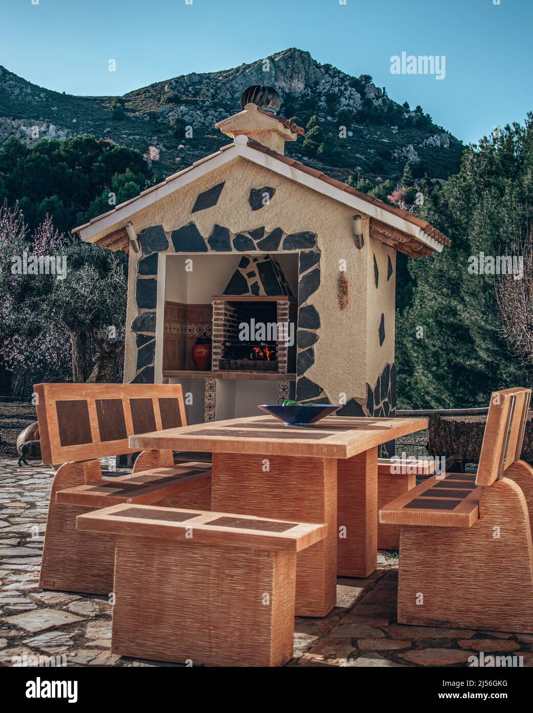 Outdoor house fire hi-res stock photography and images - Alamy