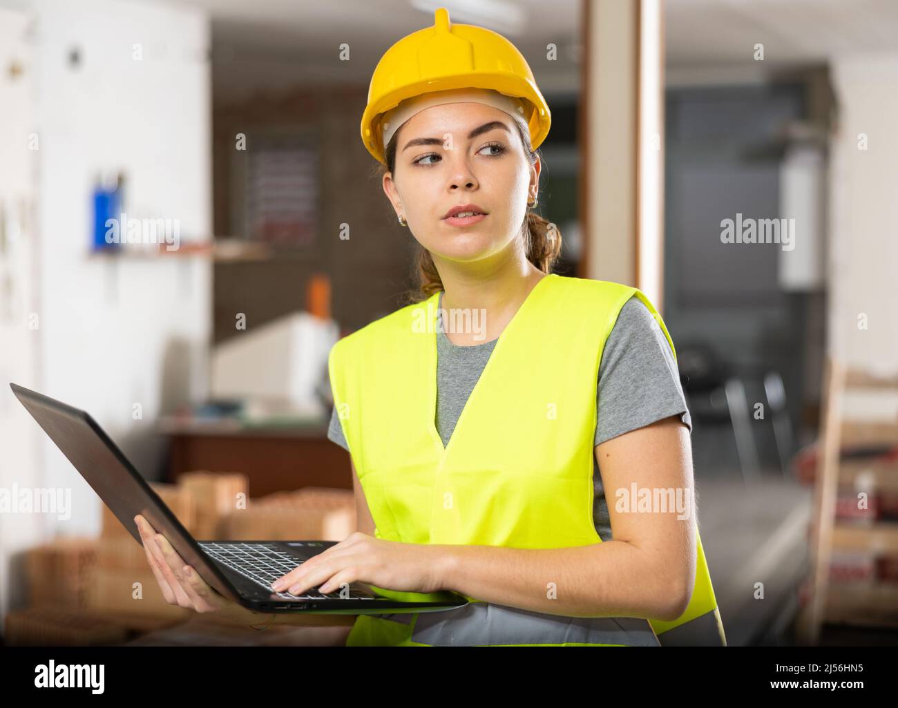 Female professional italian at work hi-res stock photography and images ...
