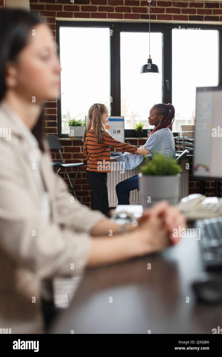 Noisy office trying work hi-res stock photography and images - Alamy