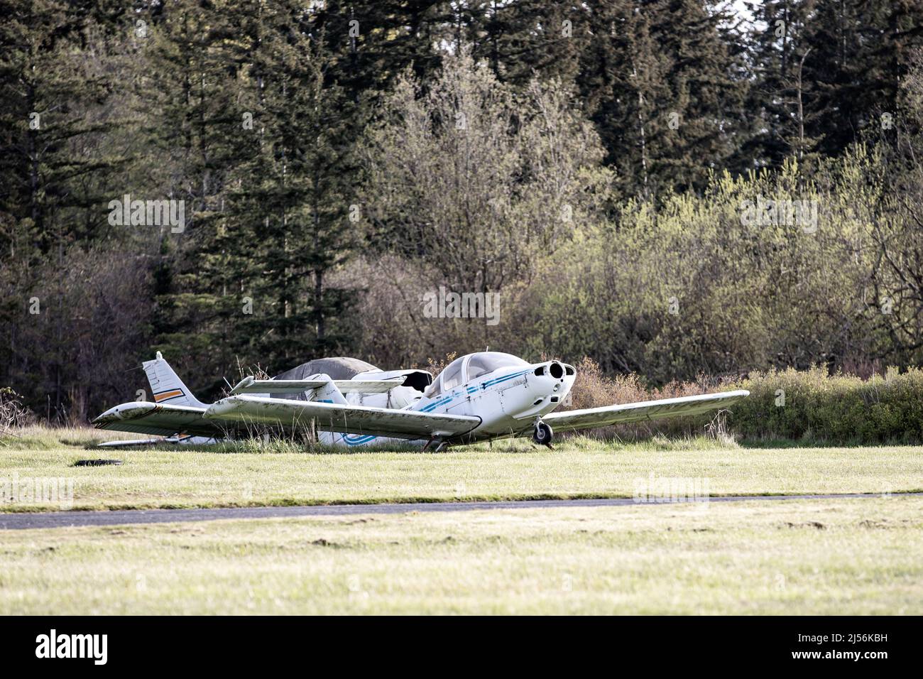 Old single engine airplanes missing parts at local airport Stock Photo ...