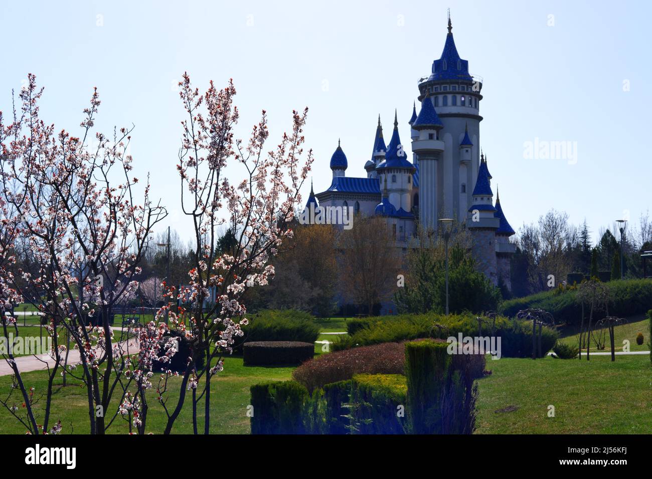 Blue castle hi-res stock photography and images - Alamy