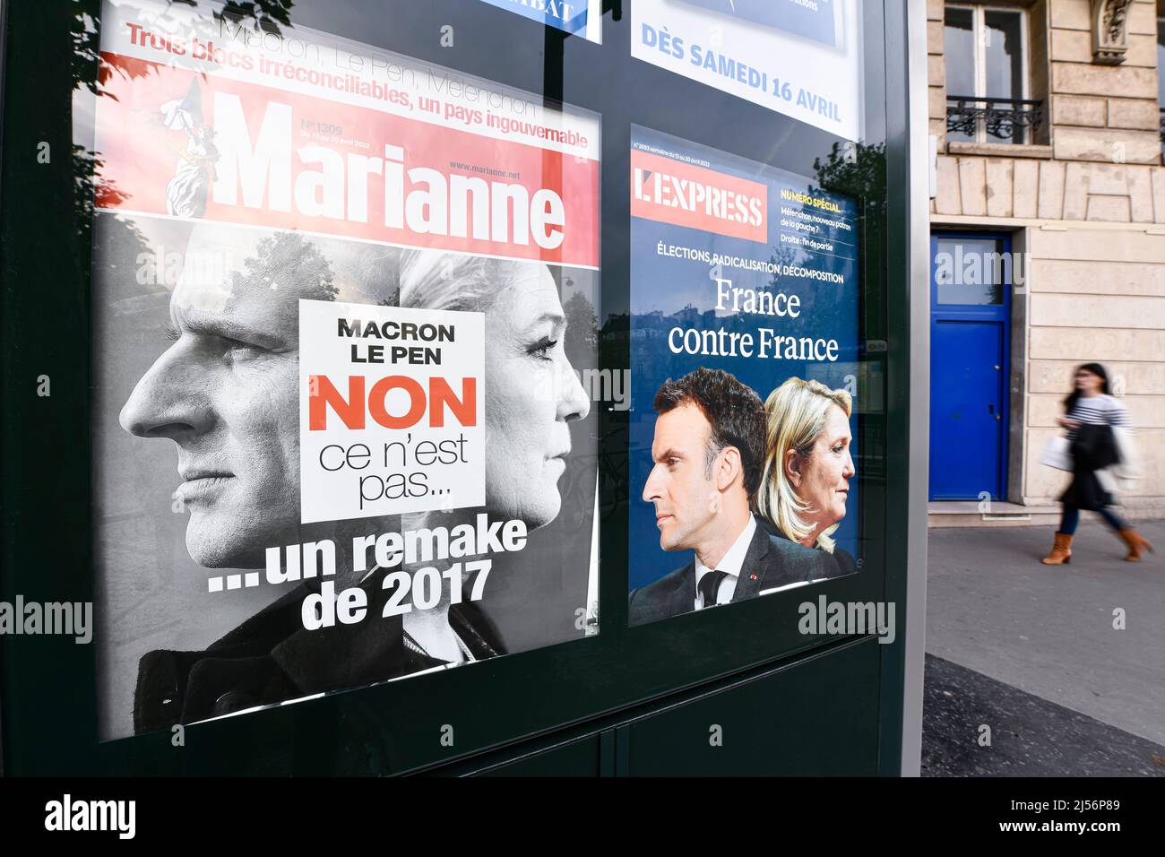 French weekly political magazine hi-res stock photography and images ...