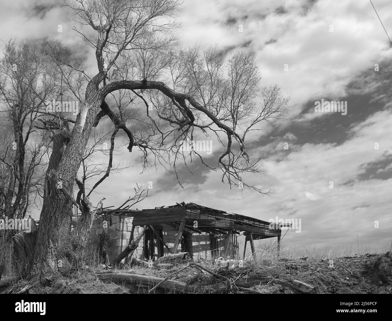 Derelict abandoned building along US route 24 near Gettysburg, Kansas ...