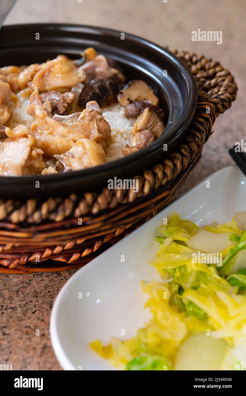 Clay pot rice hi-res stock photography and images - Alamy