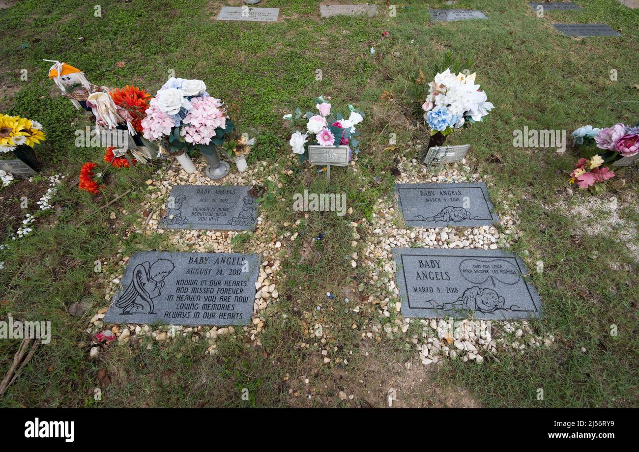Austin, Texas, USA. 21st Oct, 2021. The grave sites of "Baby Angels" in ...