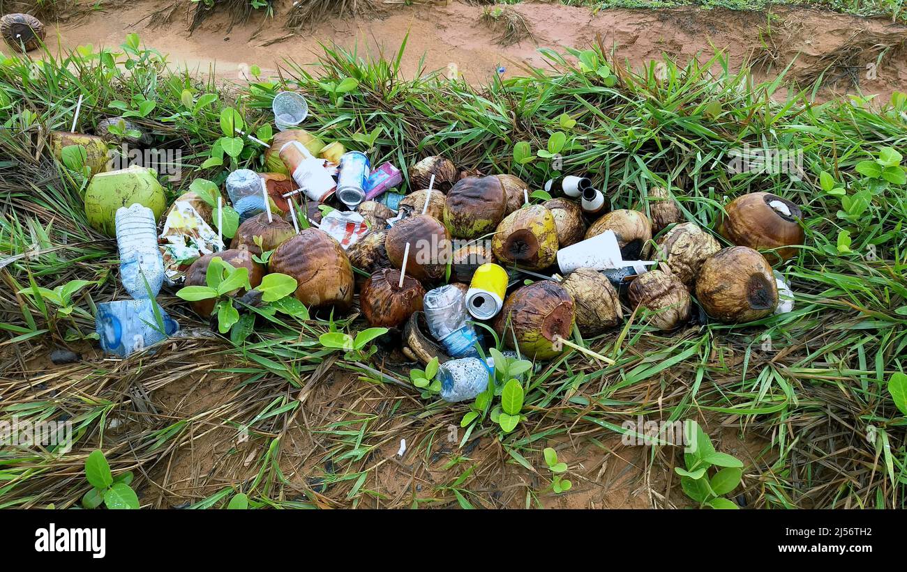 Pile of trash on the beach Stock Photo - Alamy