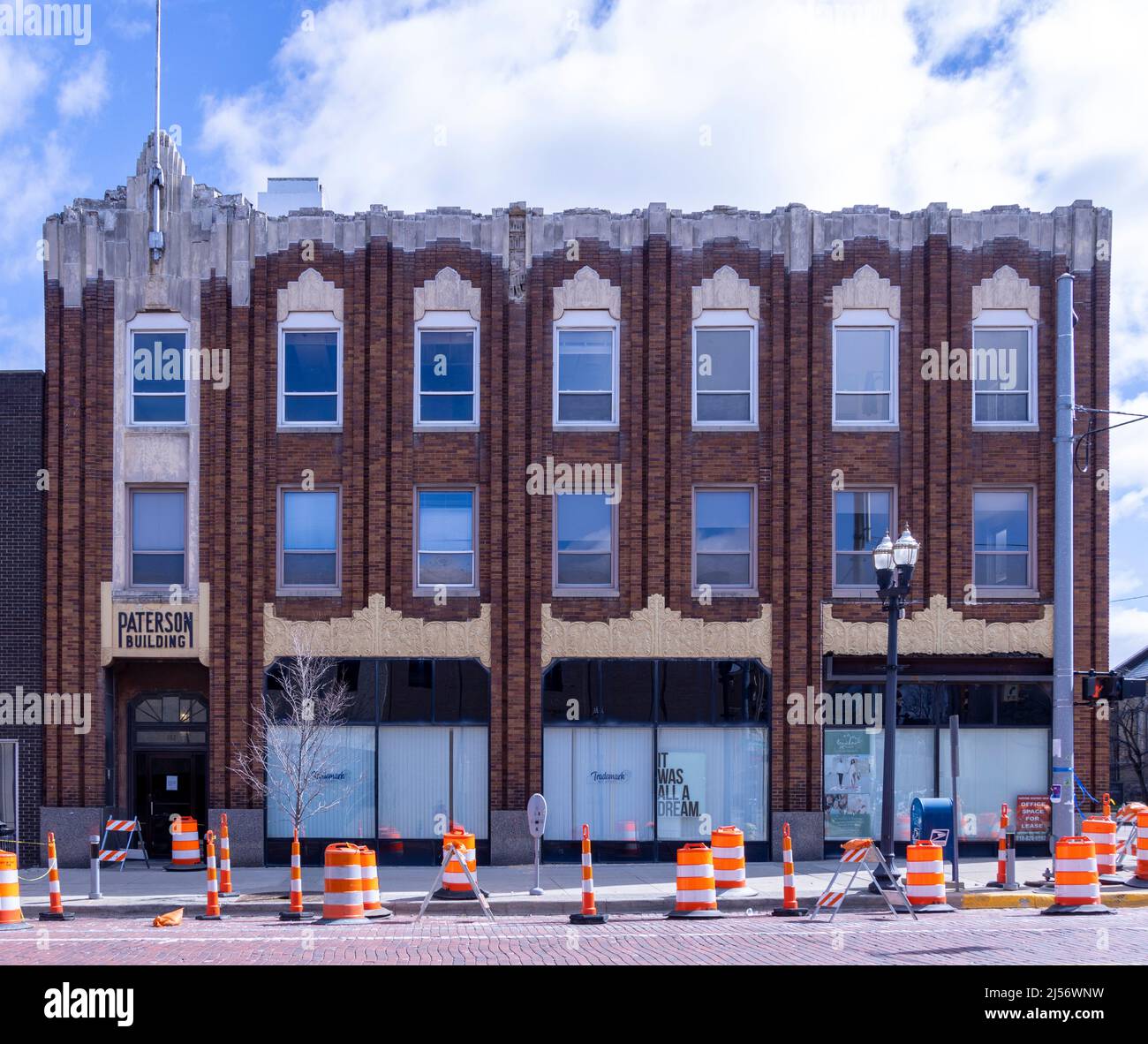 Brick art deco hi-res stock photography and images - Alamy