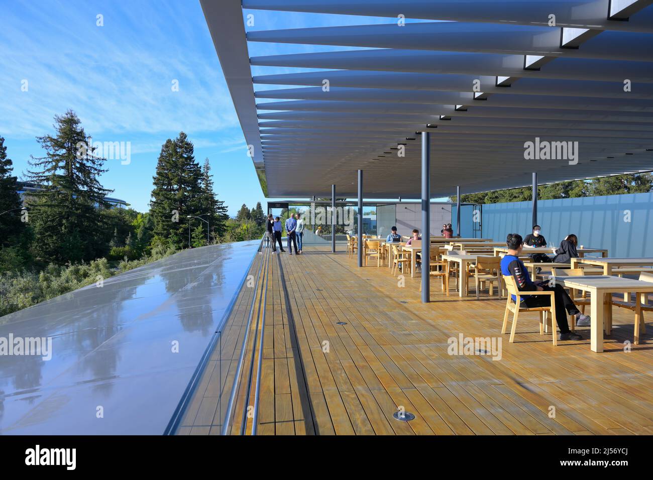 The Apple Park campus with the Apple Park visitor center, Cupertino CA ...