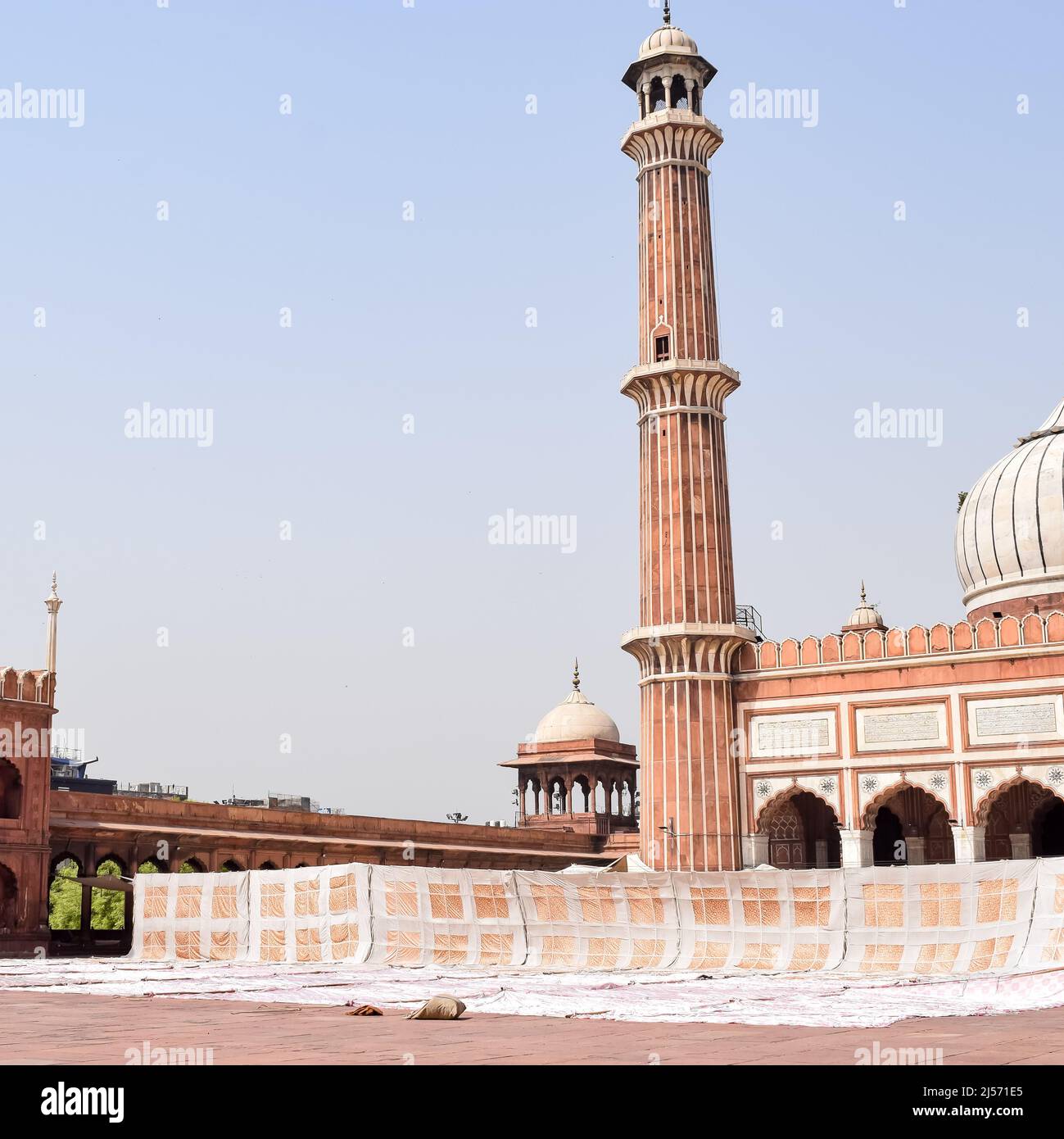 The spectacular architecture of the Great Friday Mosque (Jama Masjid ...