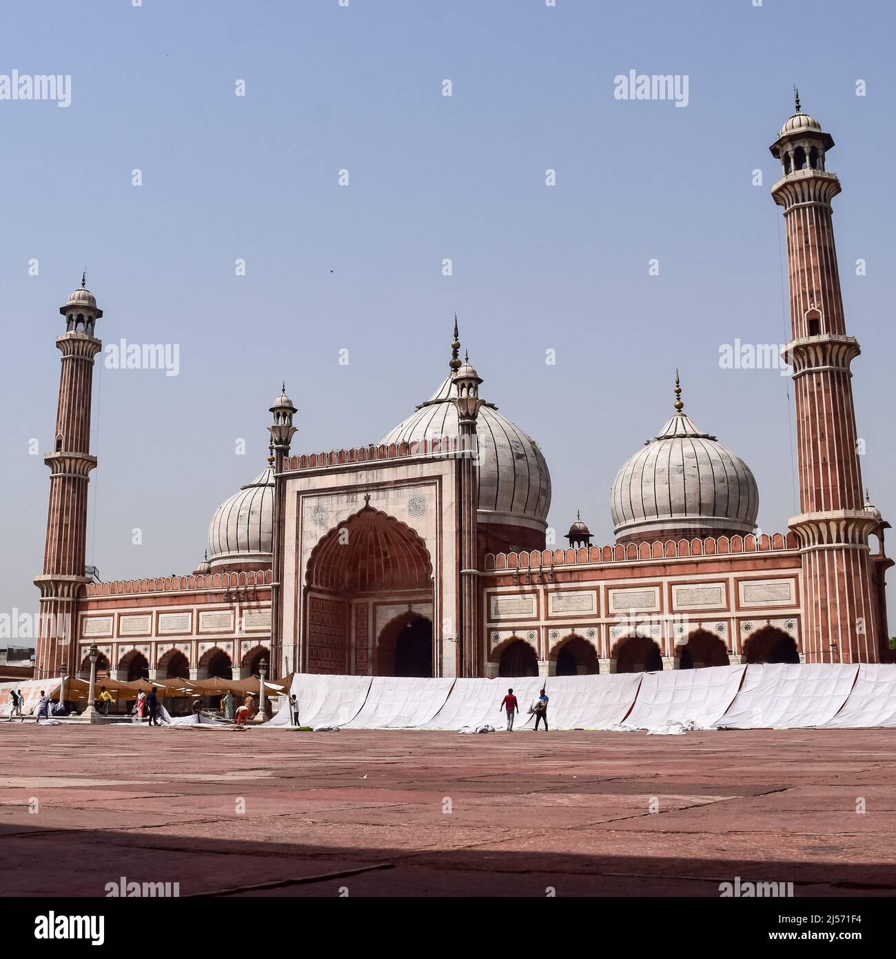 The spectacular architecture of the Great Friday Mosque (Jama Masjid ...