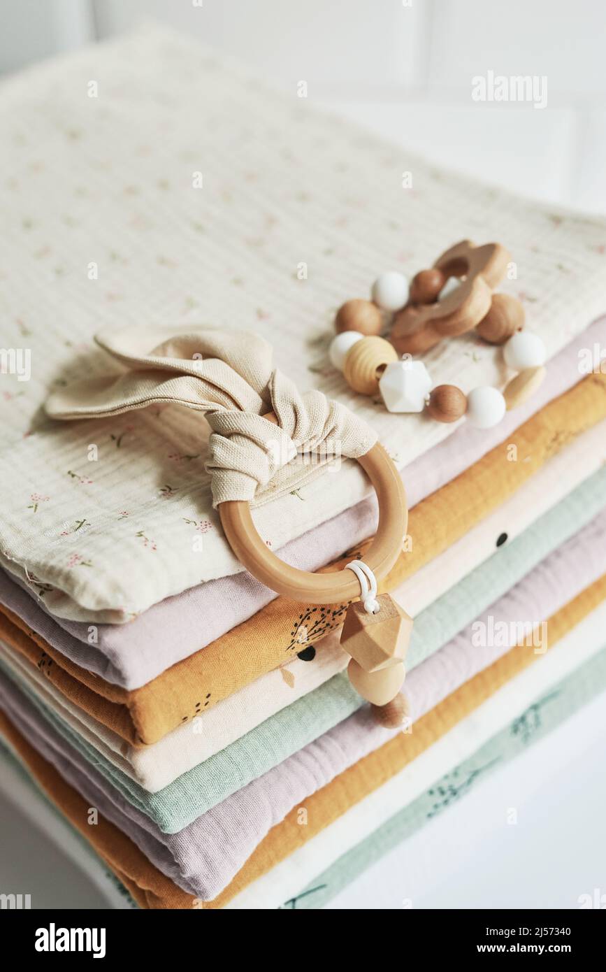 Fabric cuts hi-res stock photography and images - Alamy