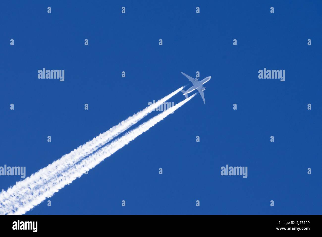 Passenger jet engine, pollution hi-res stock photography and images - Alamy