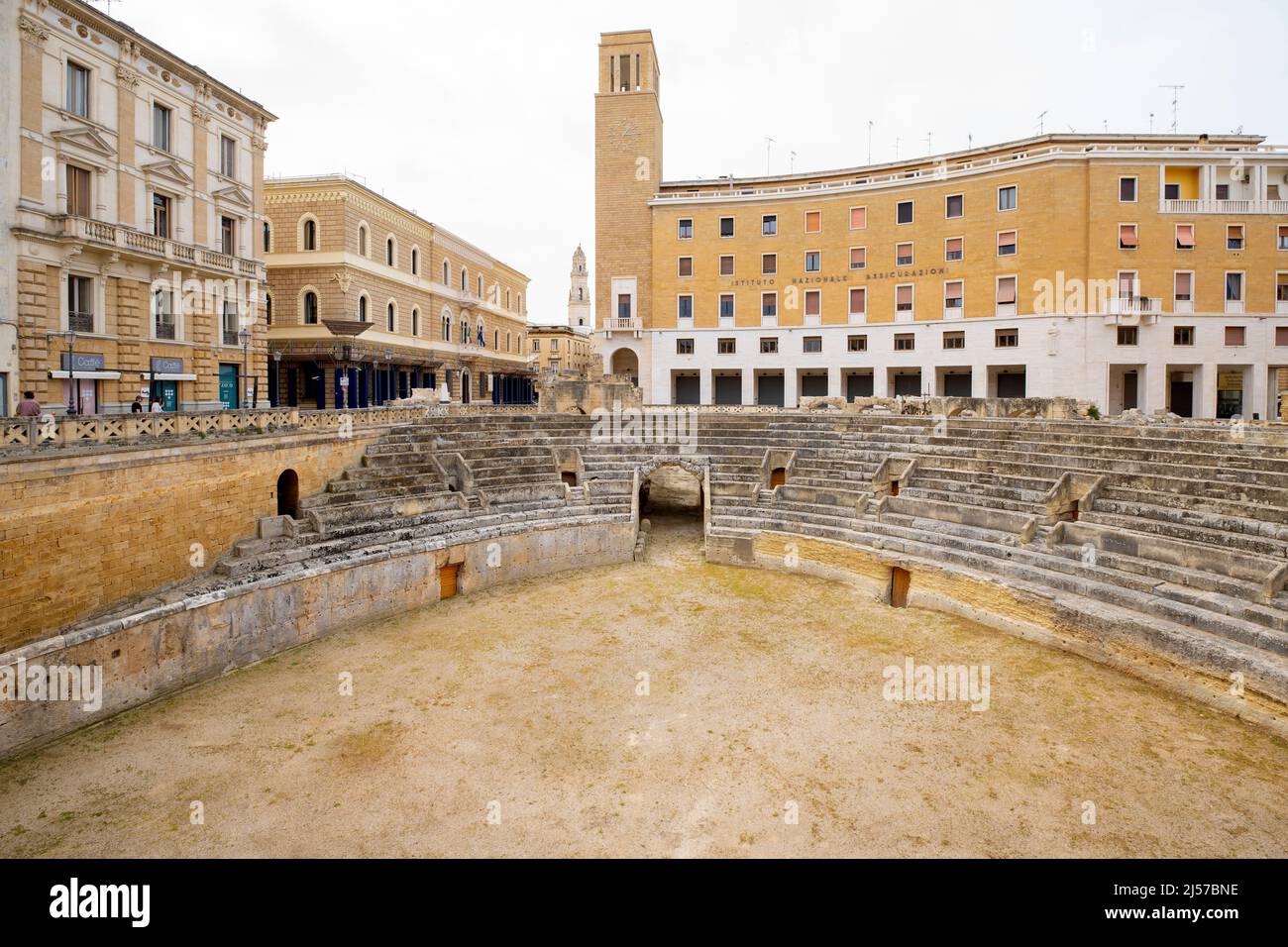 Roman amphitheatre lecce puglia italy hi-res stock photography and ...