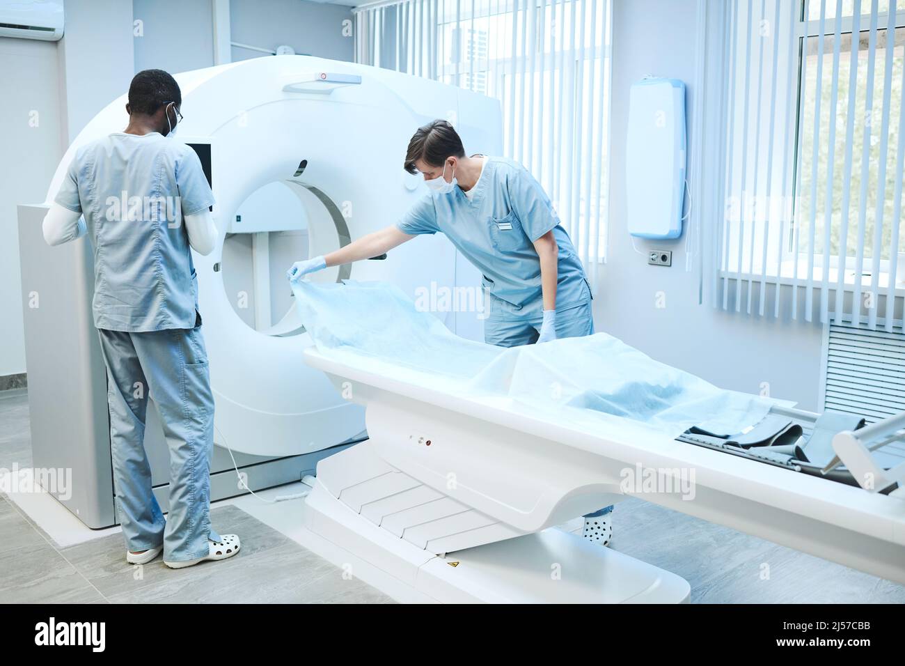 Scrubs Girl Stuck In Mri Machine at John Halliburton blog