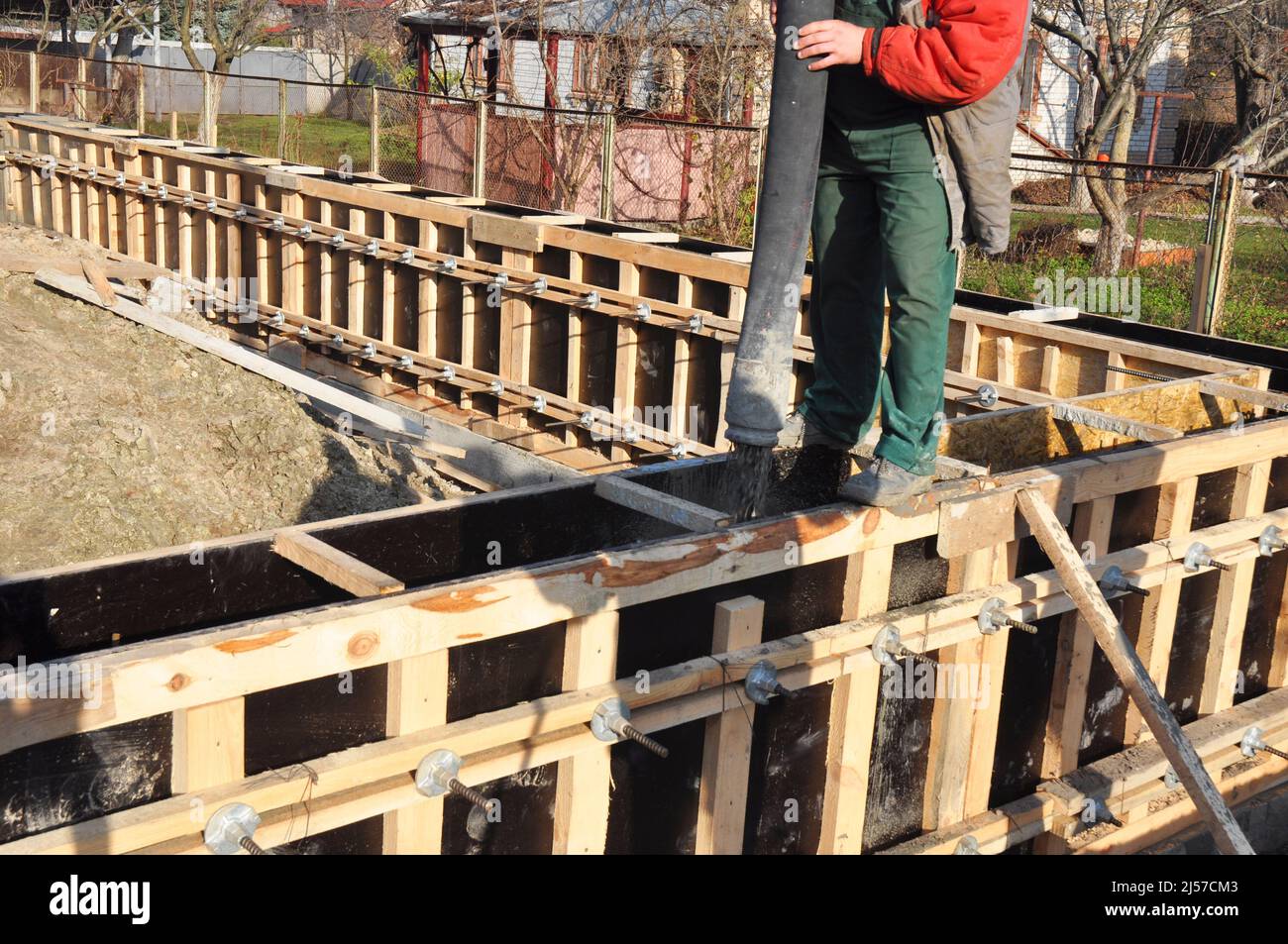 Contactor Building T-Shaped Concrete House Foundation with Slabs and ...