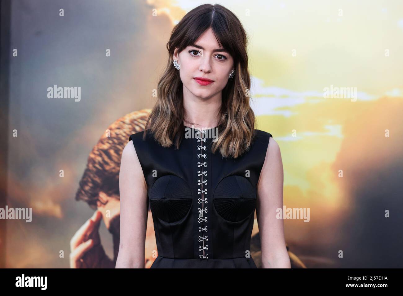 Daisy jessica edgar jones hi-res stock photography and images - Alamy