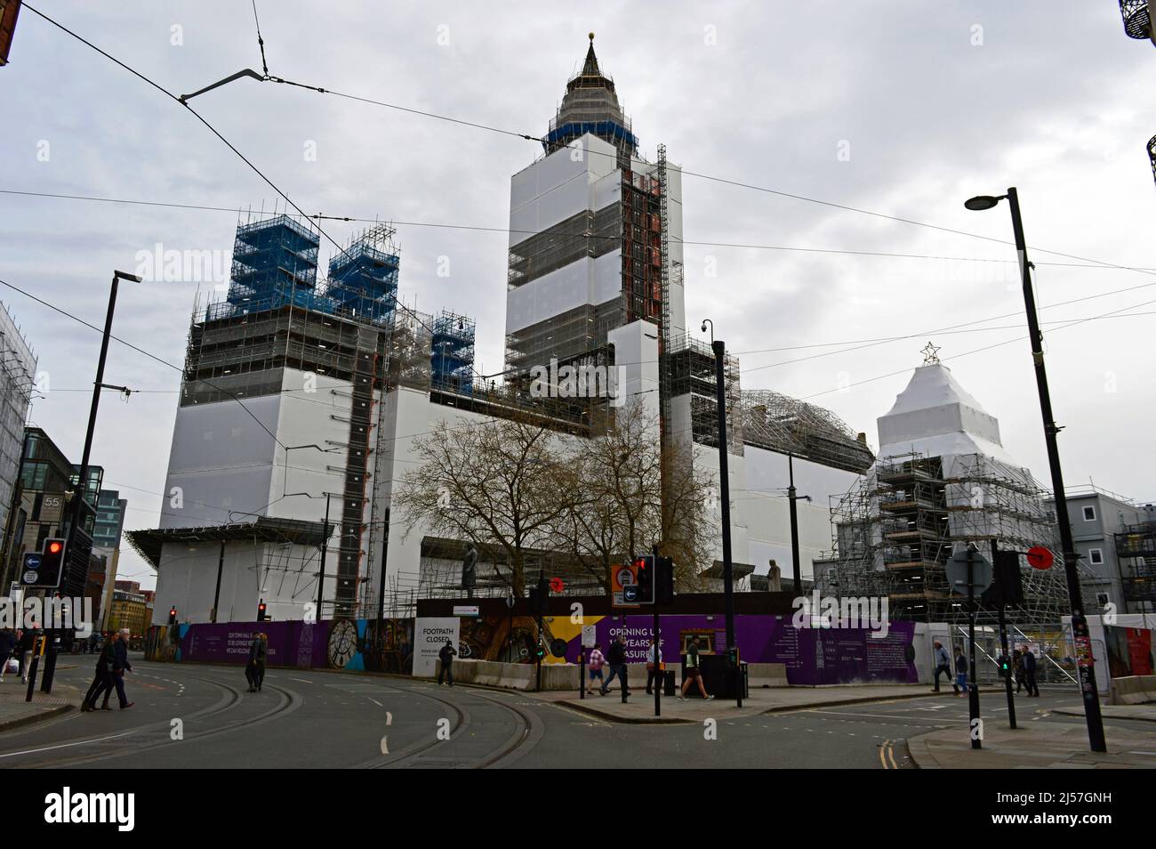MANCHESTER. GREATER MANCHESTER. ENGLAND. 04-10-22. Albert Square and ...