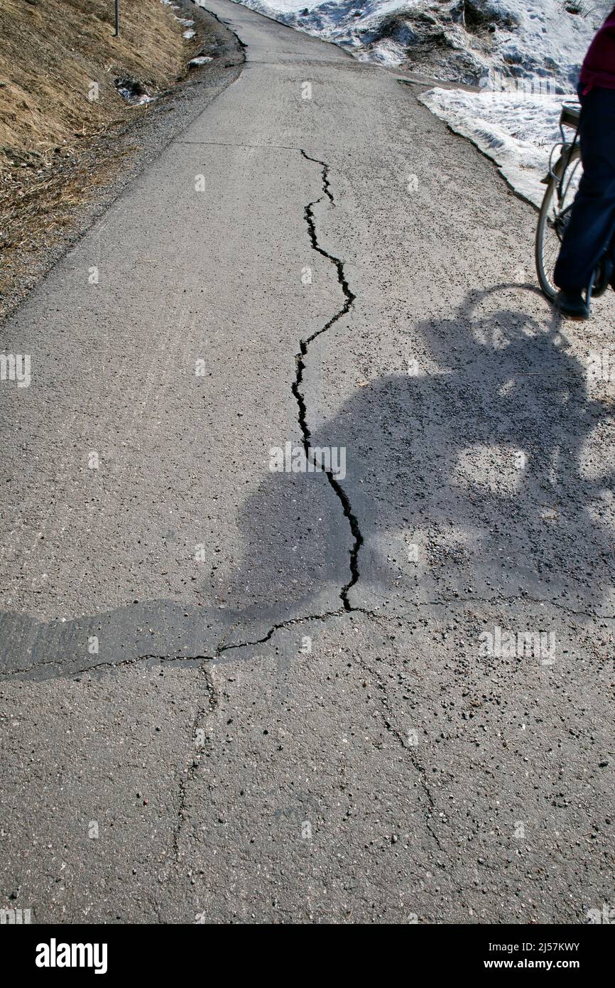 Unsafe road surface hi-res stock photography and images - Alamy