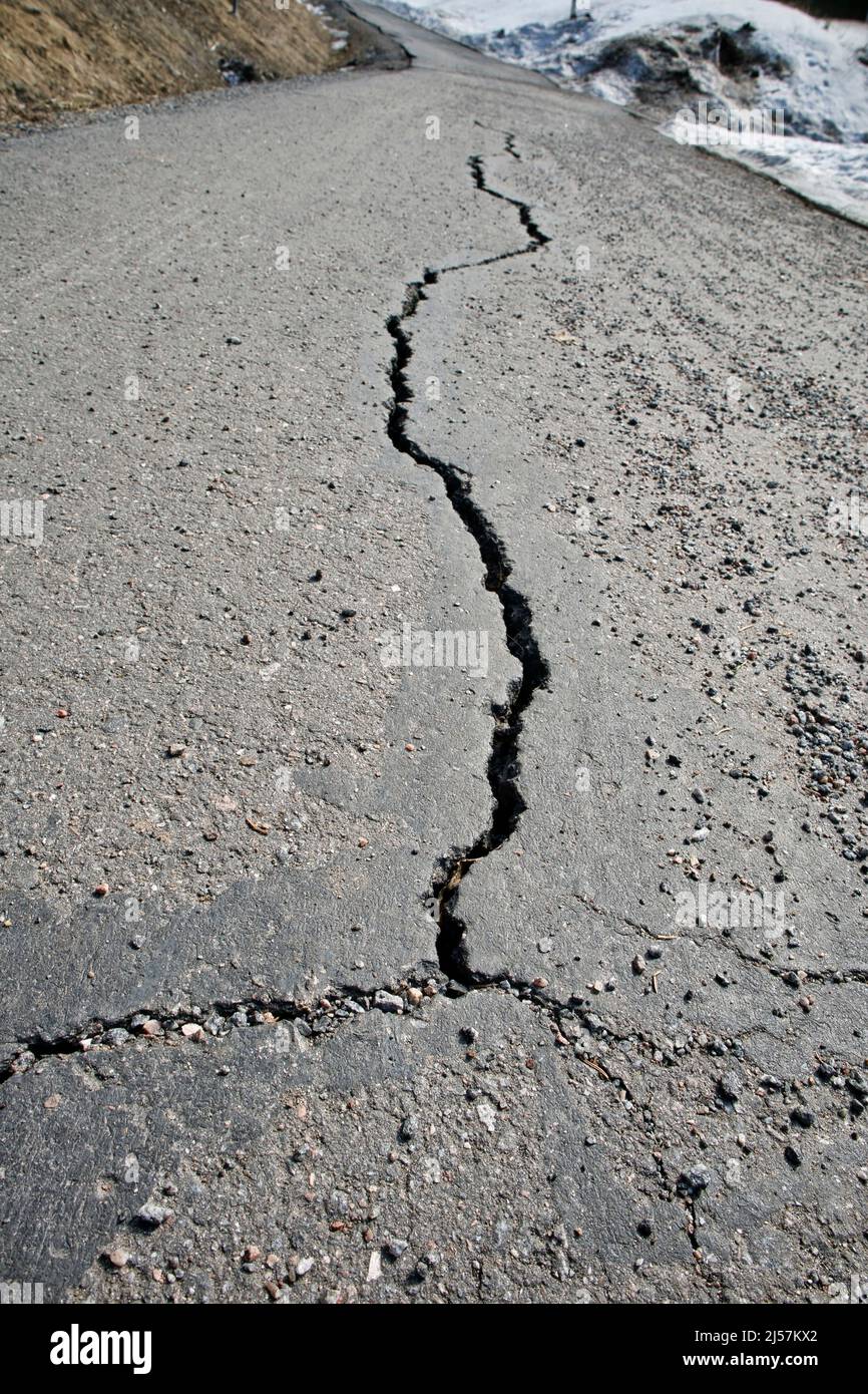 Unsafe road surface hi-res stock photography and images - Alamy