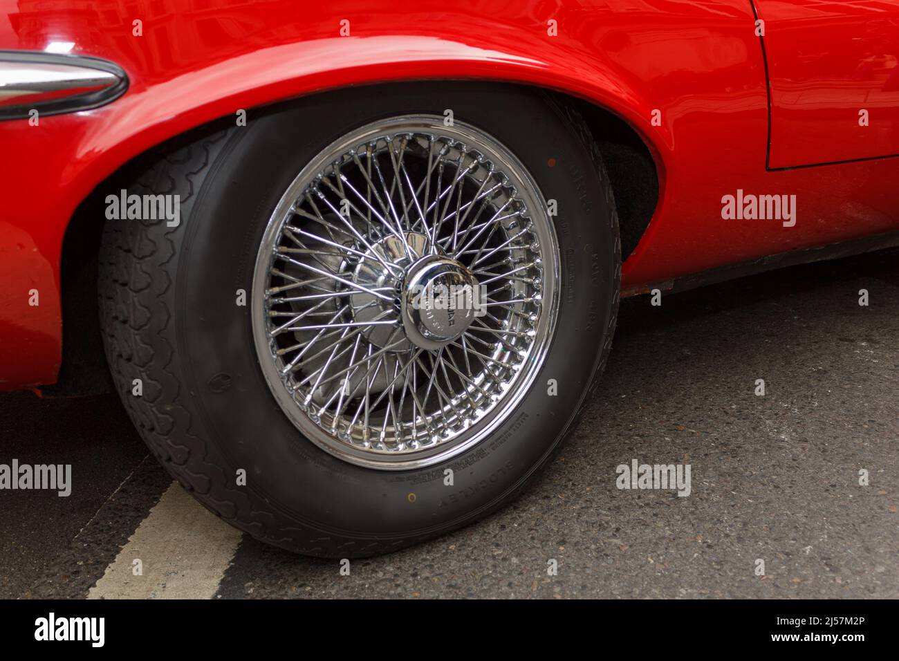 Jaguar spoked wheel hi-res stock photography and images - Alamy