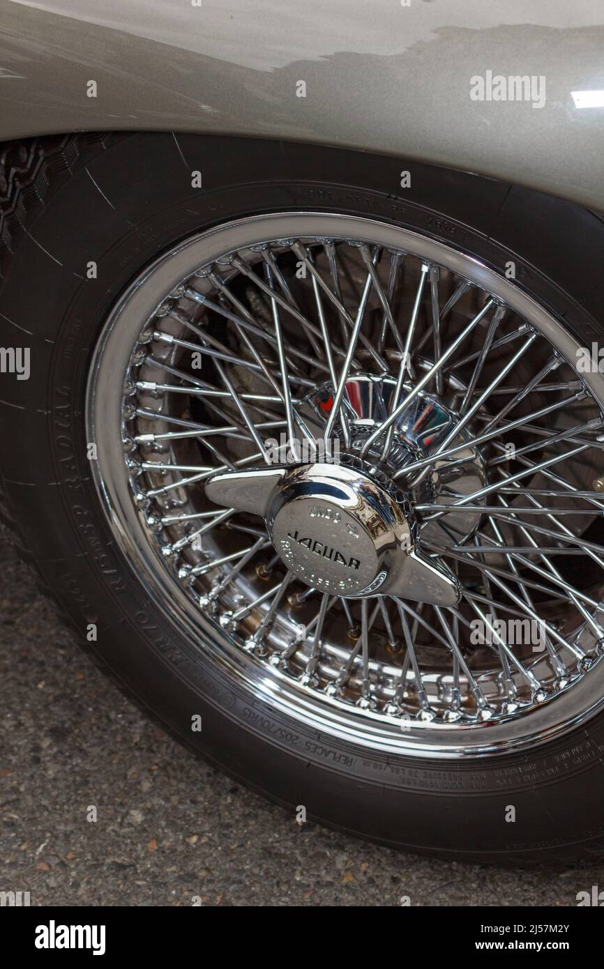 Wheel arch tyre hi-res stock photography and images - Alamy