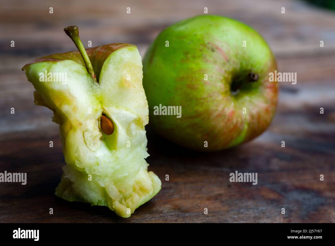 Half eaten apple hi-res stock photography and images - Alamy