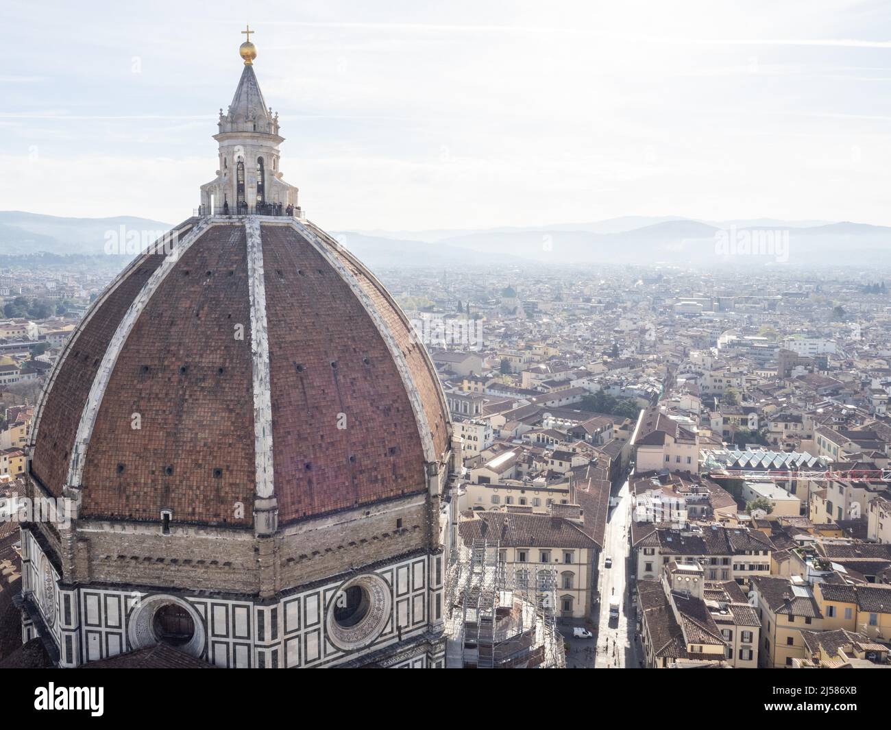 Stadtansicht im Morgenlicht mit Dom von Florenz, Florenz, Toskana ...
